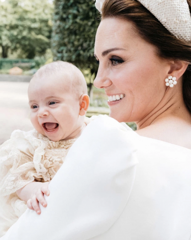 Prince Louis Flaunts First-Ever Teeth in Precious New Birthday Photos ...