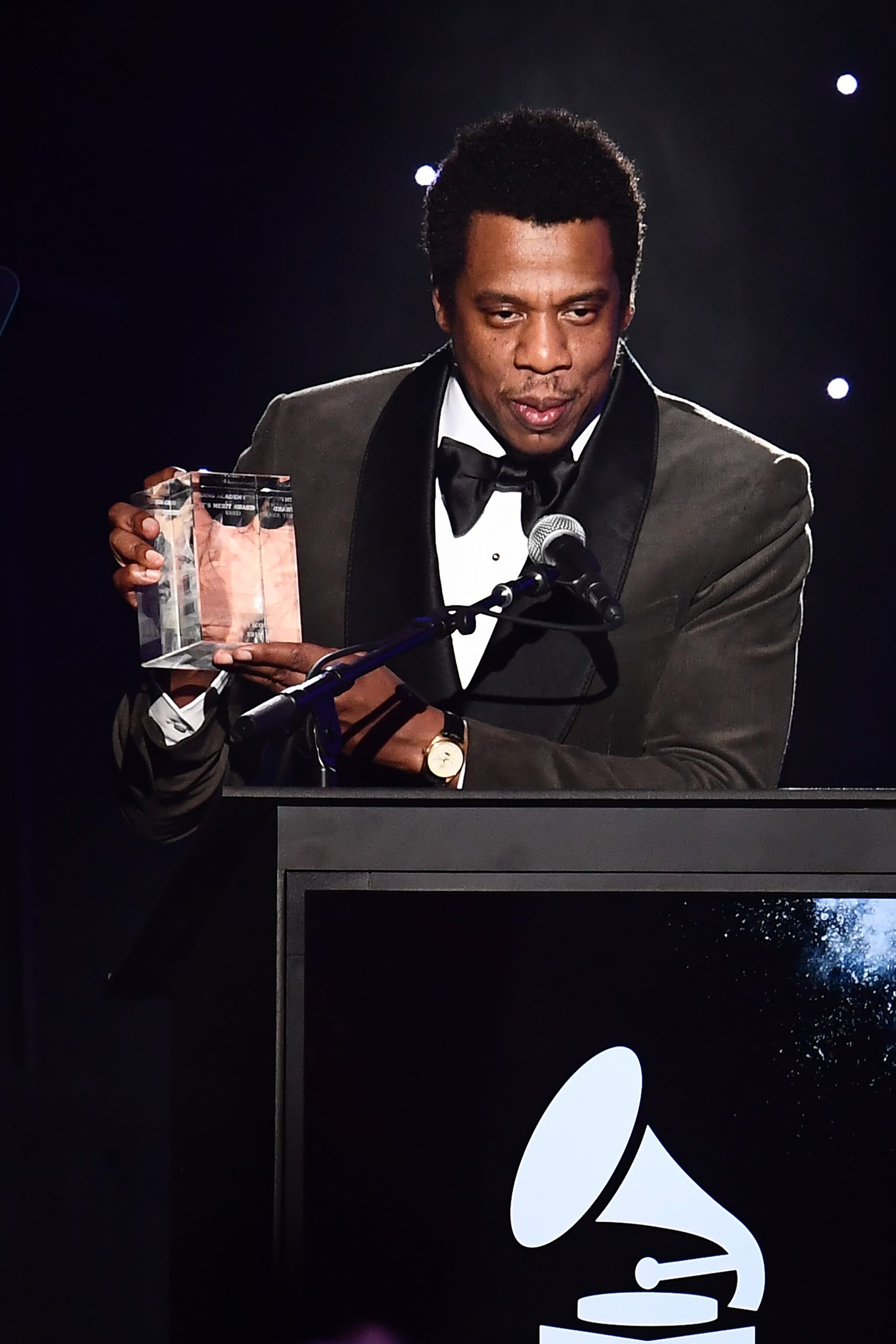 Jay-Z with a Trophy - The Hollywood Gossip