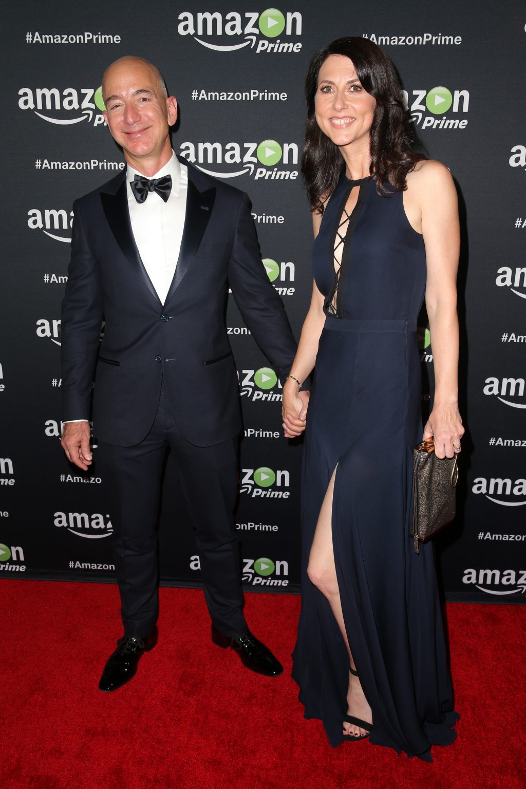 Jeff Bezos: Amazon CEO Announces Split From Wife of 25 Years in Twitter ...