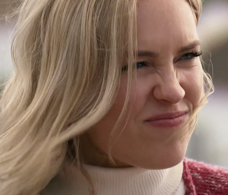 Cassie R - The Hollywood Gossip