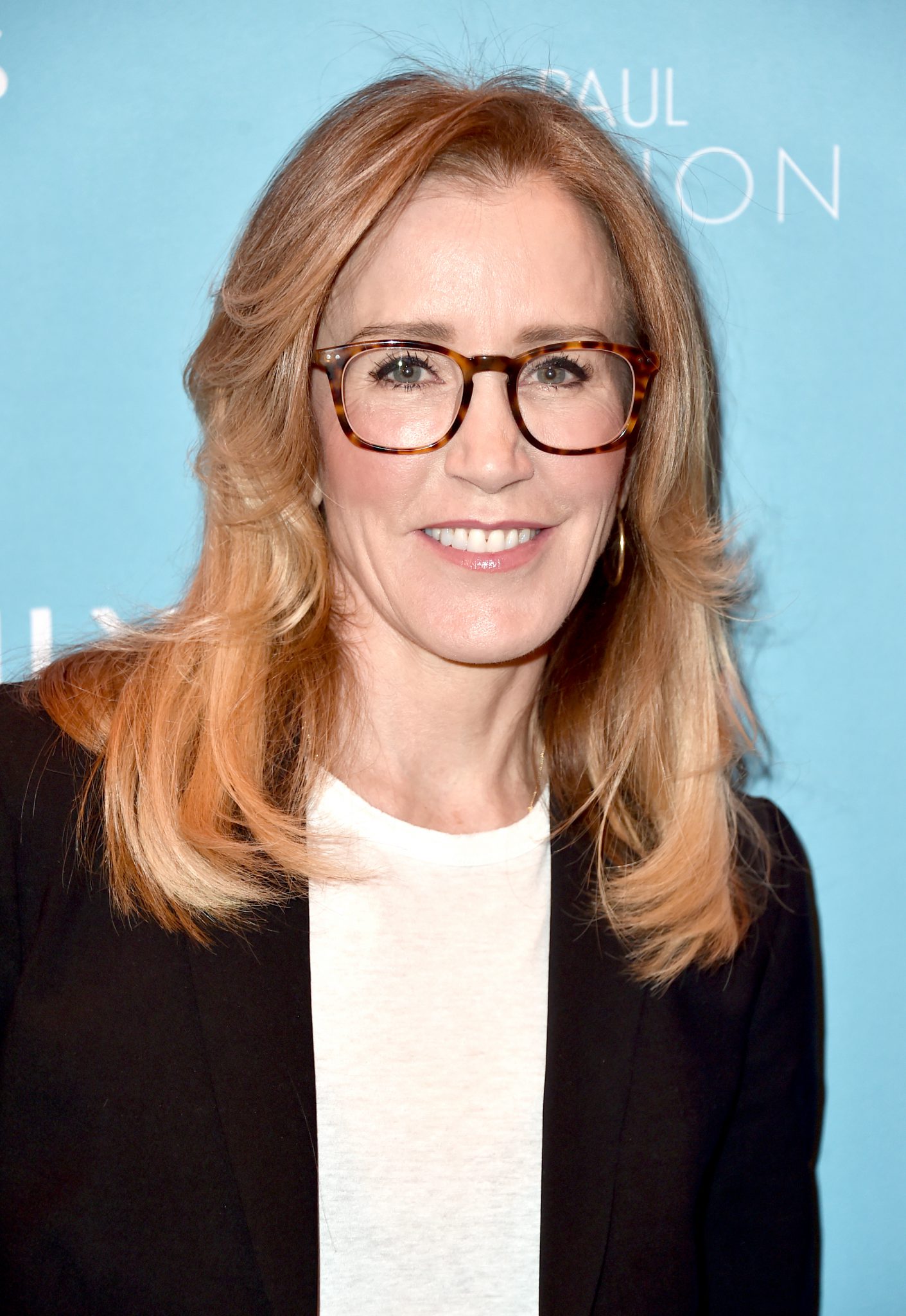 Felicity Huffman Begins Community Service, Rolls Through Beverly Hills ...