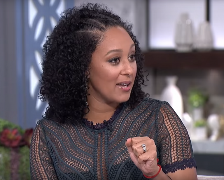 Tamera Mowry-Housley: Back in a Bikini! - The Hollywood Gossip