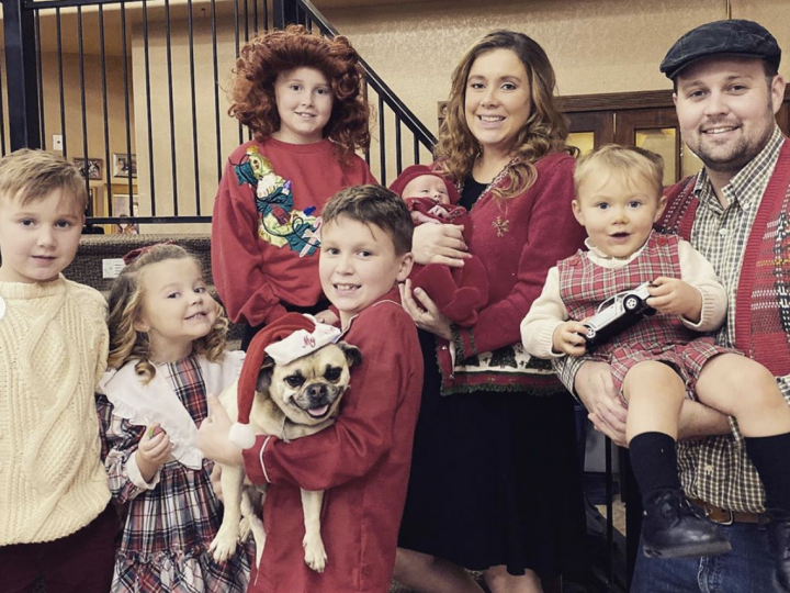 A Family of 8 - The Hollywood Gossip