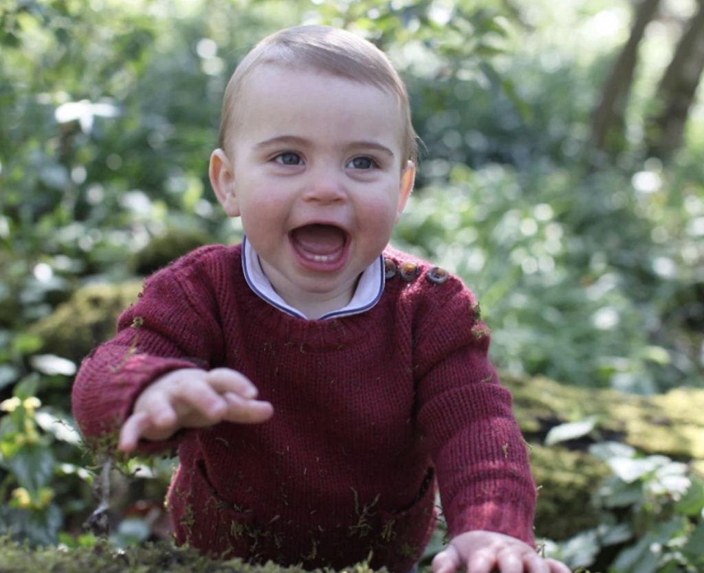 Prince Louis Flaunts First-Ever Teeth in Precious New Birthday Photos ...