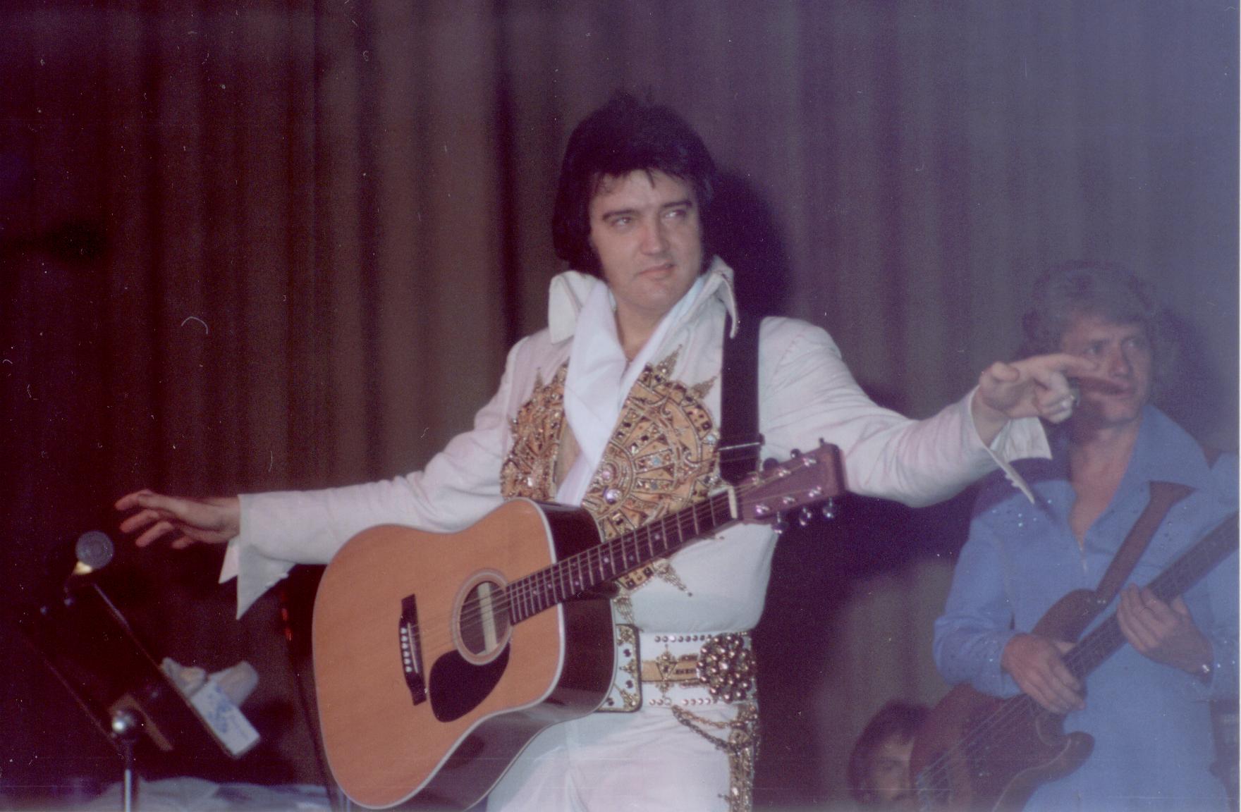Elvis 2 - The Hollywood Gossip