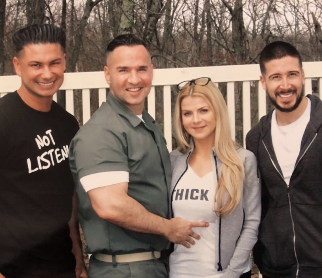 Sitch And Company - The Hollywood Gossip