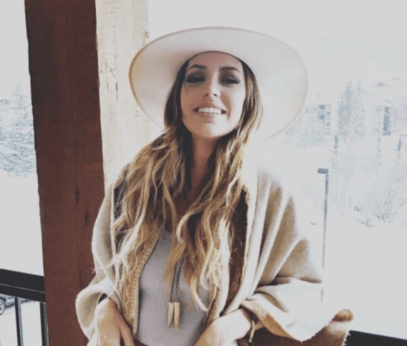 Kylie Rae Harris Dies in Car Crash; Country Singer Was 30 - The ...