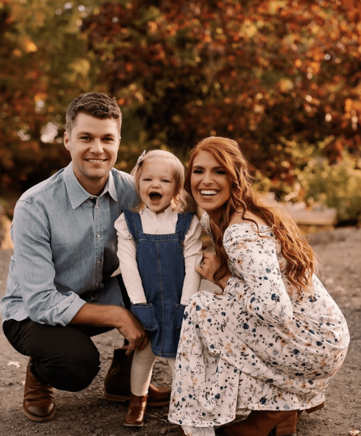Audrey Roloff is #28WeeksPregnant, Totally Glowing in New Family Photos ...