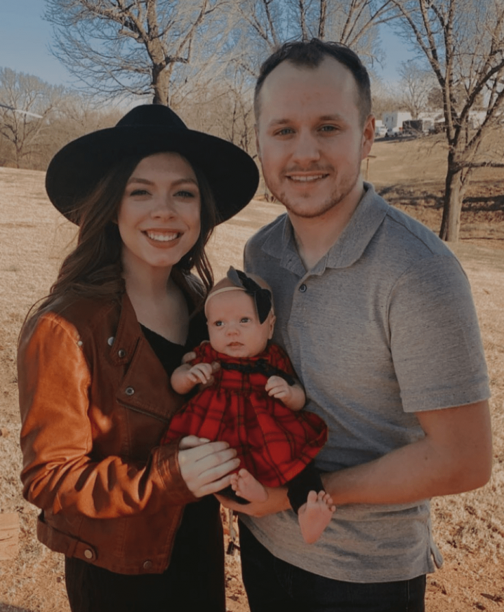 Josiah and Lauren Duggar with Baby Bella - The Hollywood Gossip