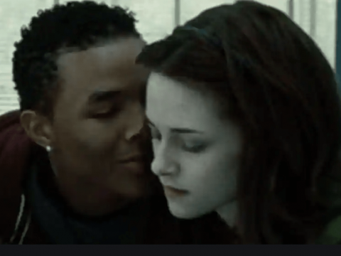 Kendall on the Beach - The Hollywood Gossip