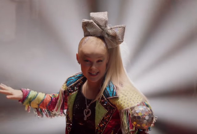 JoJo Siwa Accused of Music Video Blackface, Insists She Did Nothing ...
