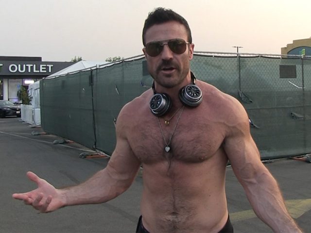 Chad Johnson, Homeless Man Hang Out Over the Weekend - The Hollywood Gossip