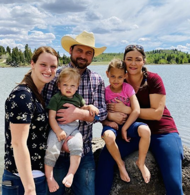 The Winder Family - The Hollywood Gossip