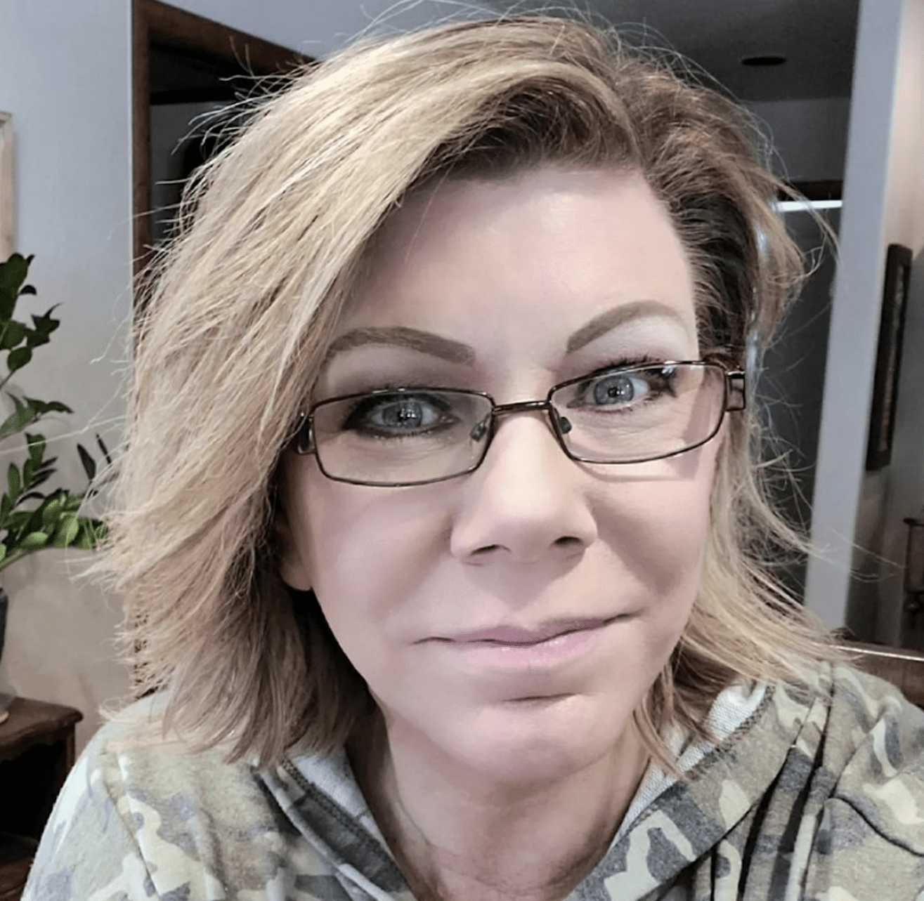 Meri Brown: Who Needs a Husband? I'm My Own Hero! - The Hollywood Gossip