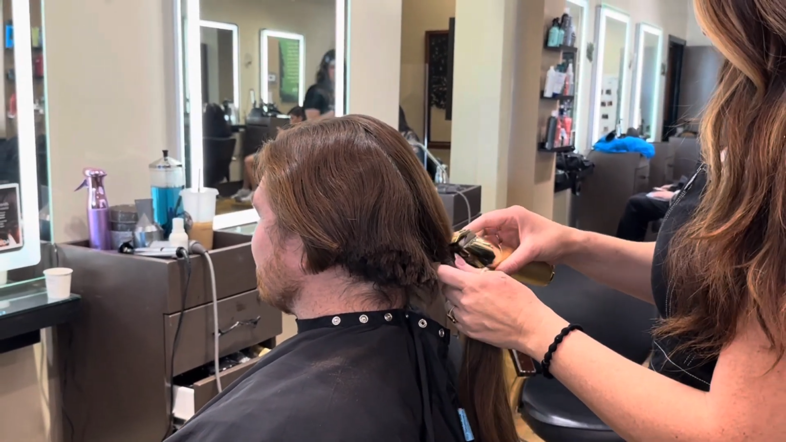 Syngin Colchester Divides Fans with Dramatic Makeover