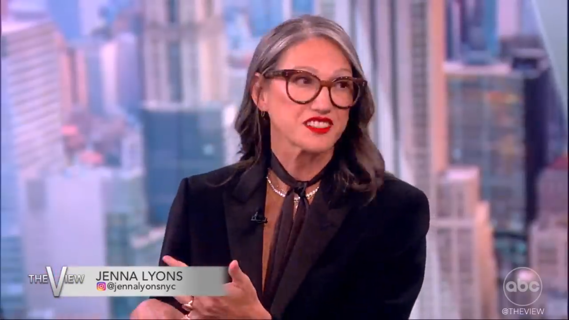 Jenna Lyons Reveals Her Hair, Teeth Are "Fake" Due to Genetic Condition ...