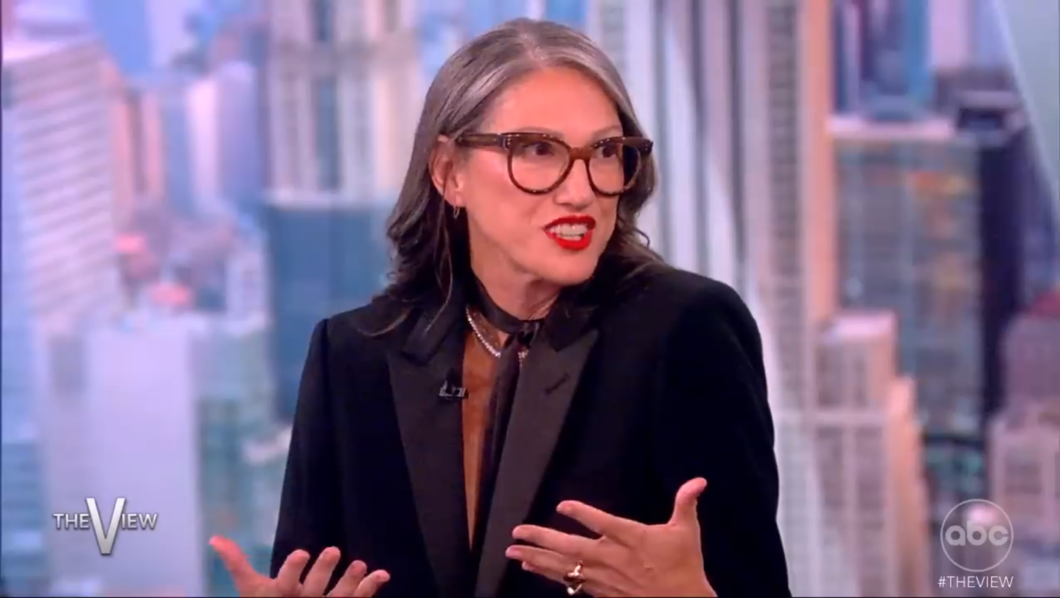 Jenna Lyons Reveals Her Hair, Teeth Are "Fake" Due to Genetic Condition ...