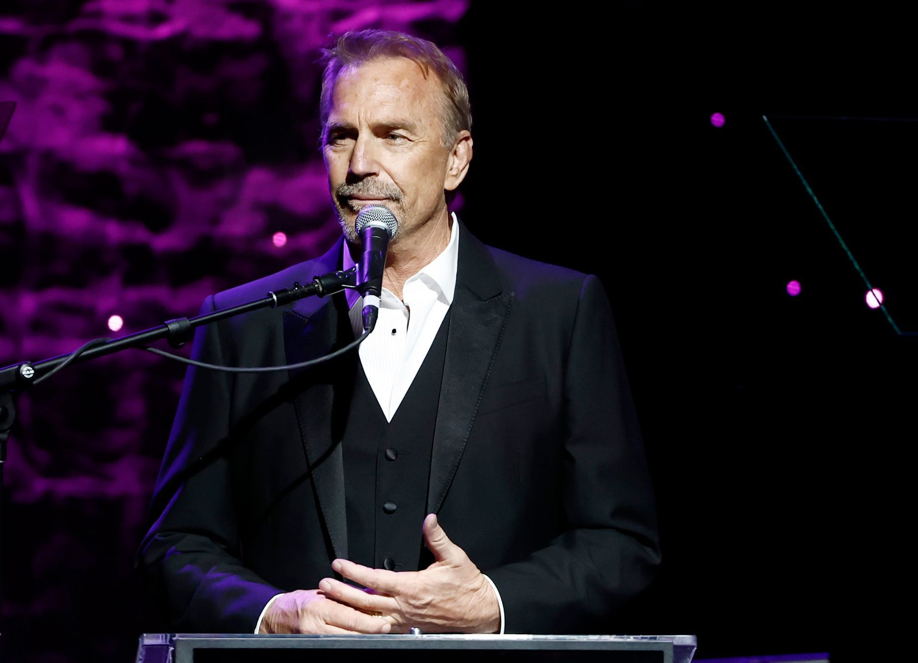Kevin Costner Engaged? Jewel Romance Getting 'Serious'