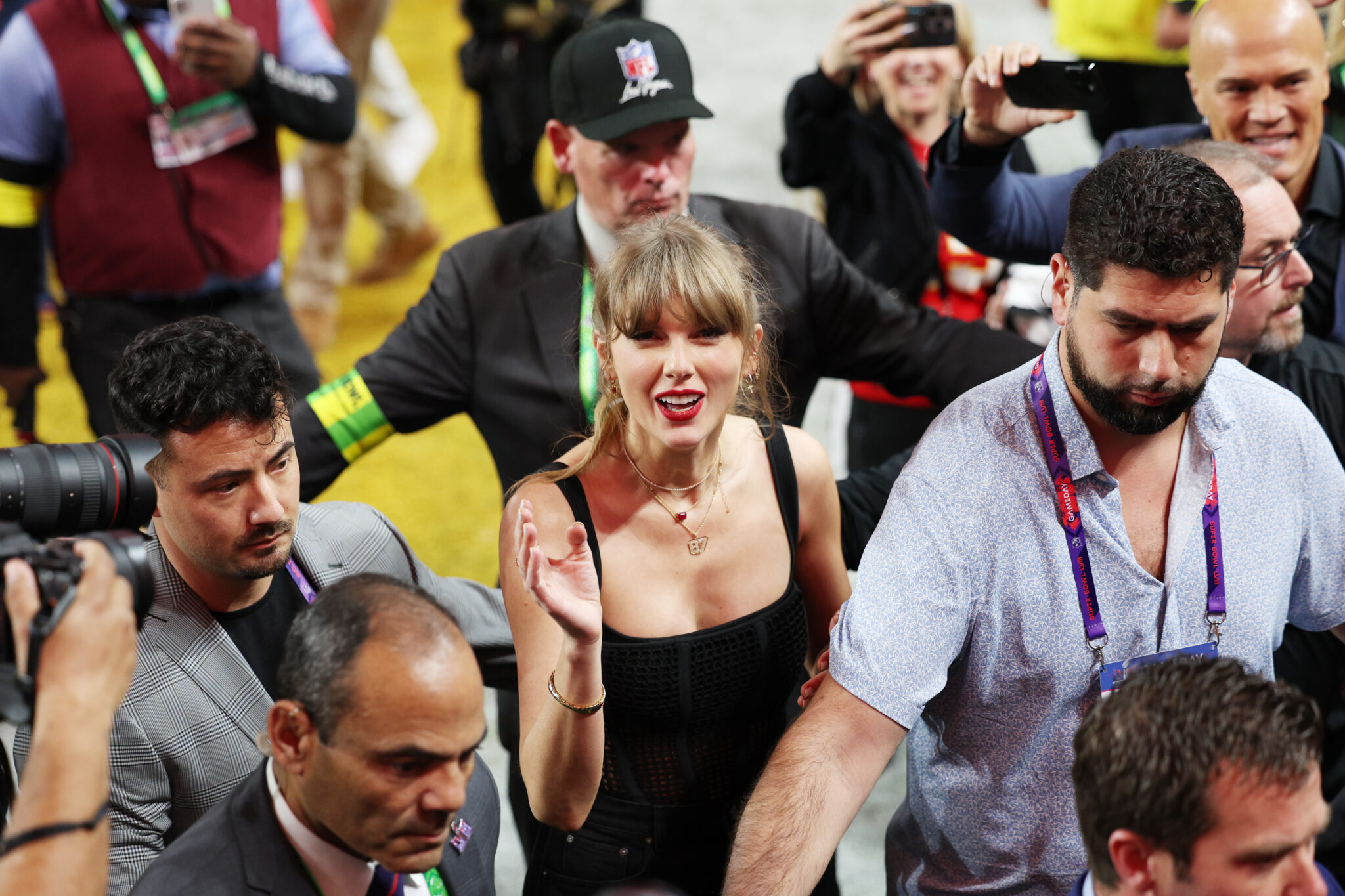 Taylor Swift's Bodyguards & The Crazy Job Of Keeping Her Safe