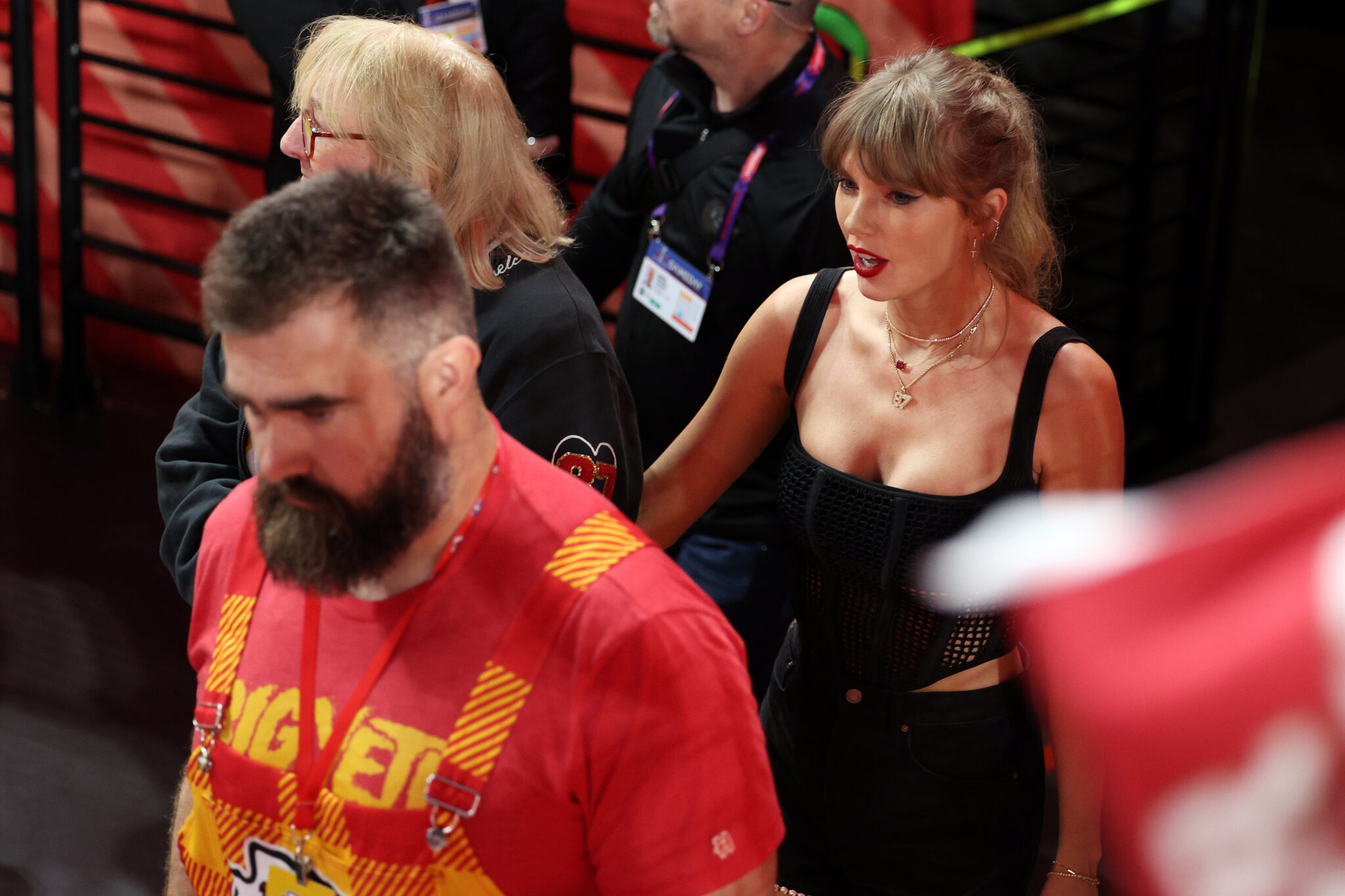 Taylor Swift's Bodyguards & The Crazy Job Of Keeping Her Safe