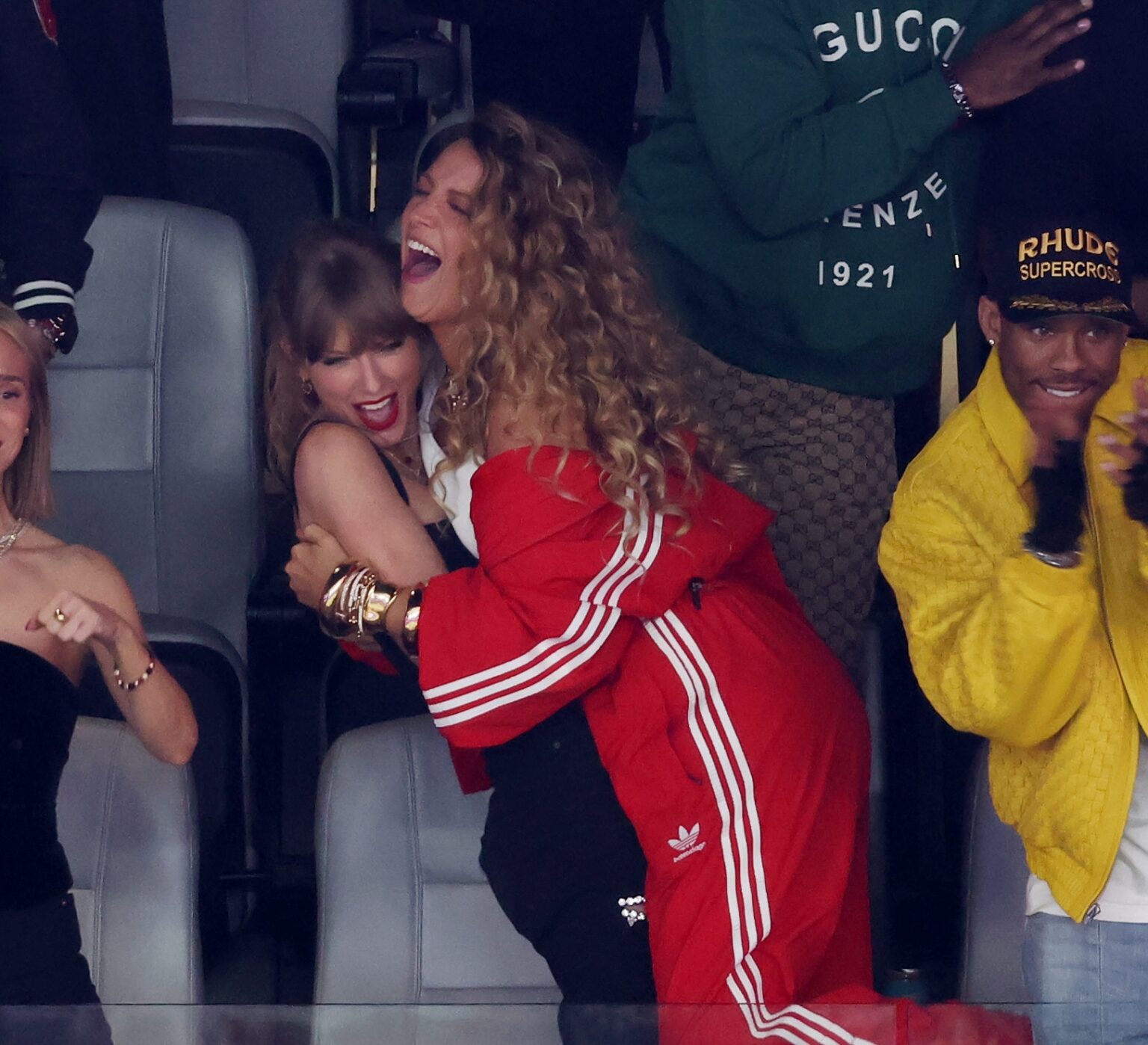 Taylor Swift Chugs Beer Like a CHAMP at Super Bowl