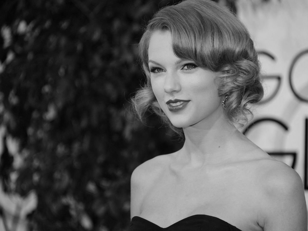 Taylor Swift's Tortured Poets Department Era & Aesthetic: Photos