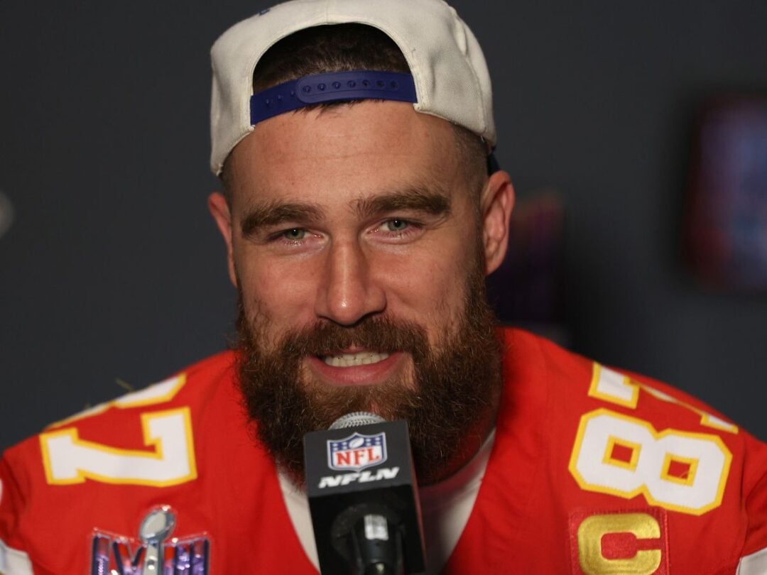 Did Taylor Swift Buy Travis Kelce A Car? Rumors Explained