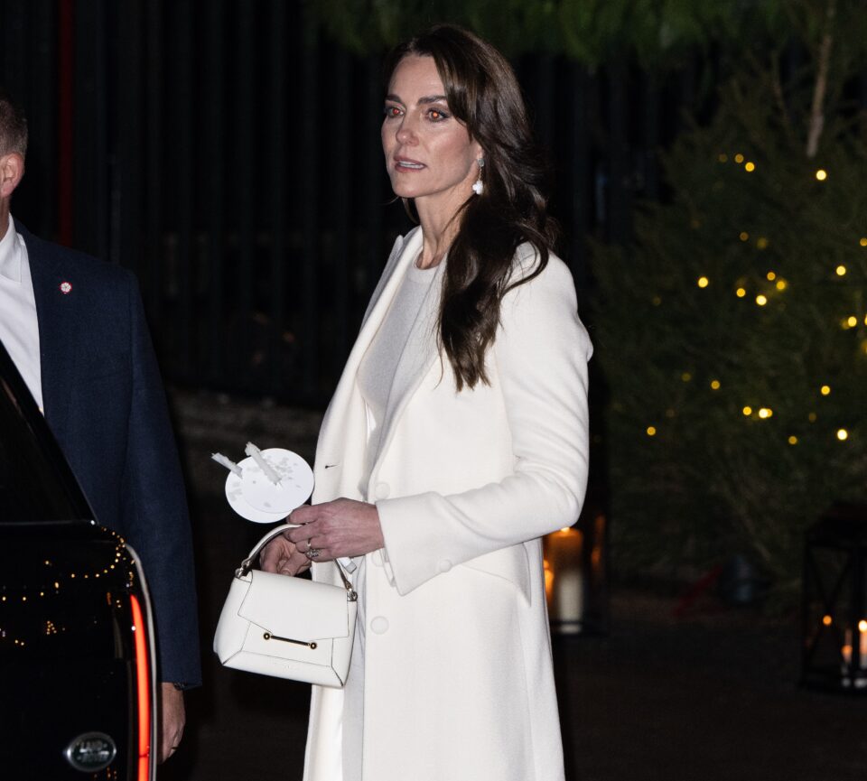 Kate Middleton Apologizes for 'Editing' Fake Family Photo