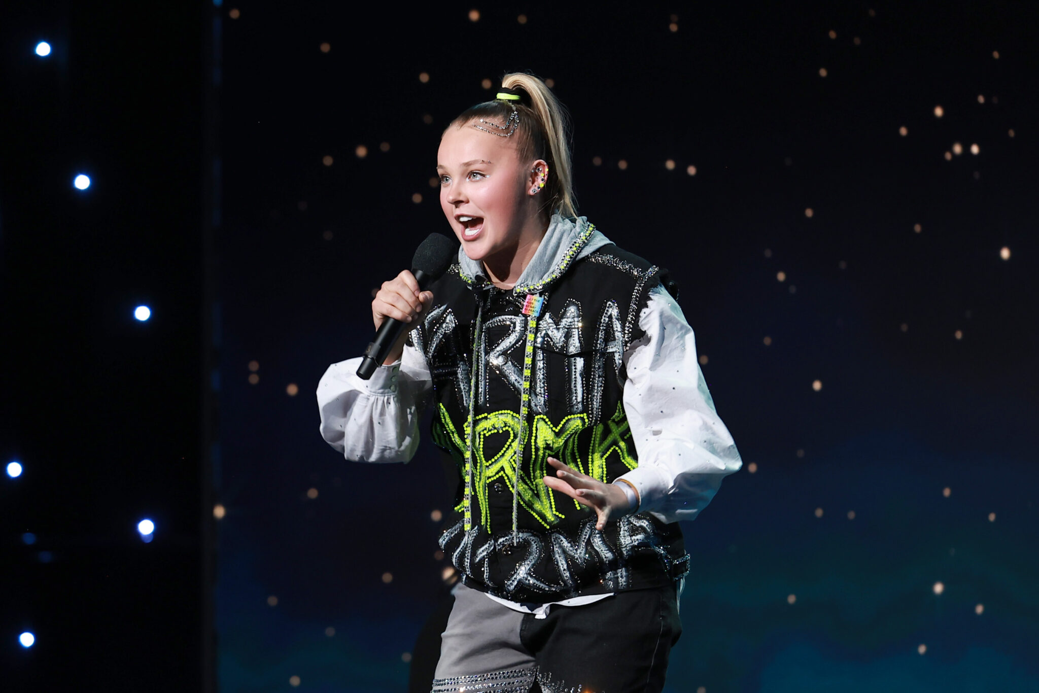JoJo Siwa Rocks Out in Edgy 'Bad Girl' Look
