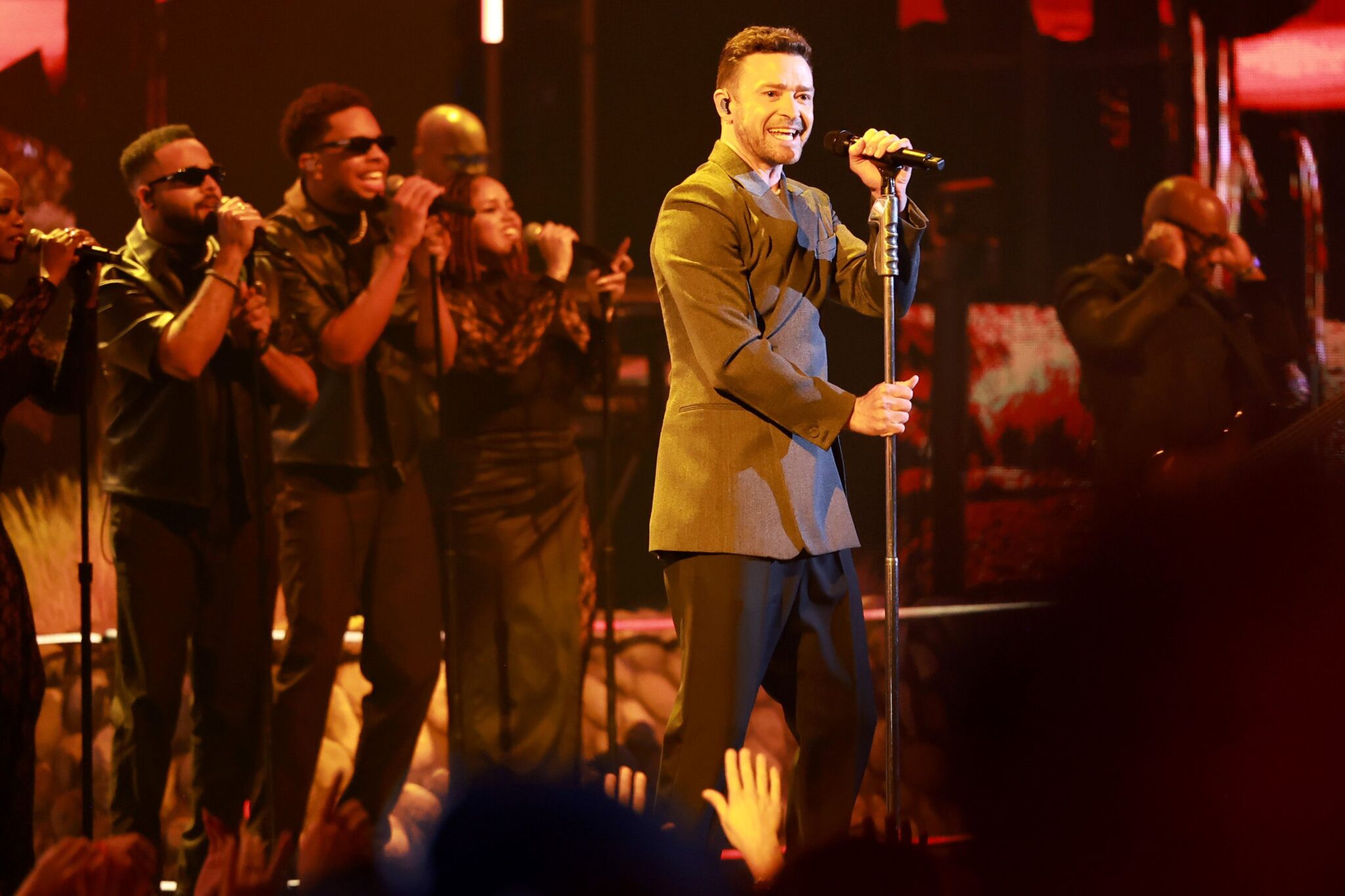 Justin Timberlake Returns to Stage, Says He’s "Hard to Love" After Arrest