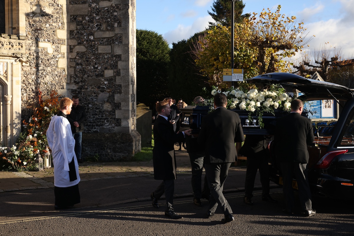 Harry Styles In Tears, Zayn's 1D Reunion, & More Photos From Liam Payne ...