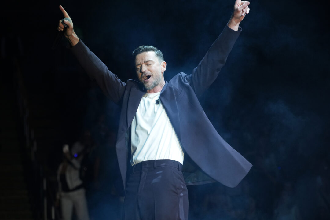 Justin Timberlake Suffers Wardrobe Malfunction, Needs New Pants