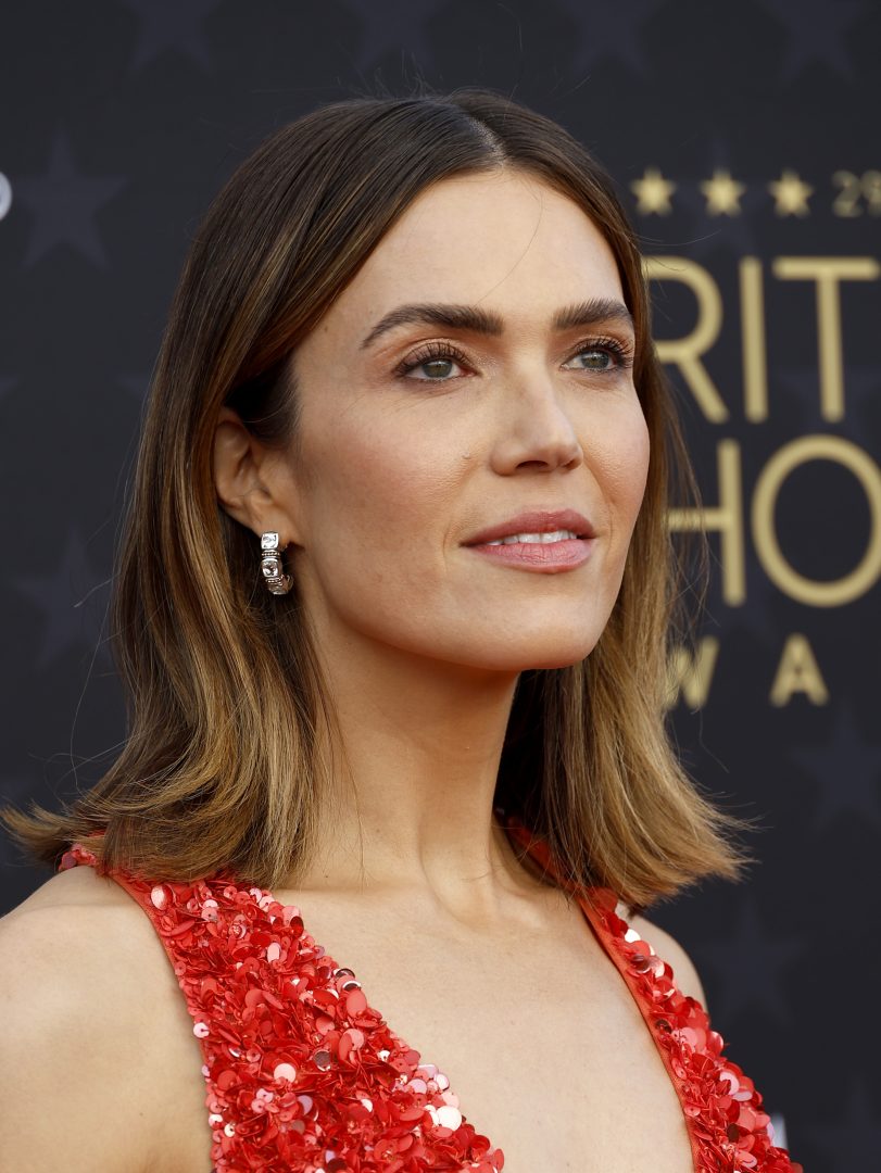 Mandy Moore Flees Amidst LA Fires, Shares Message of Hope