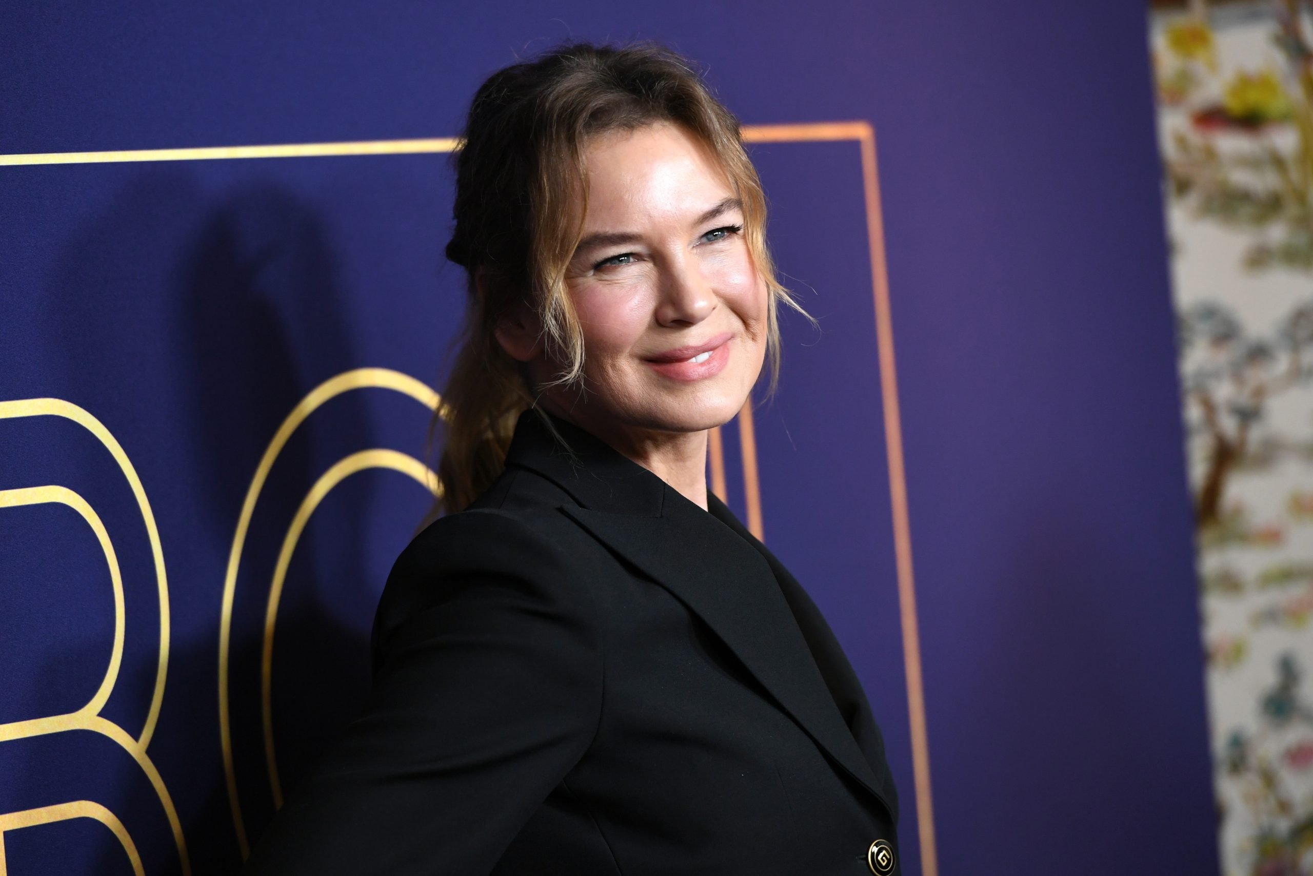 Renee Zellweger Looks Unrecognizable After 6-Year Acting Hiatus