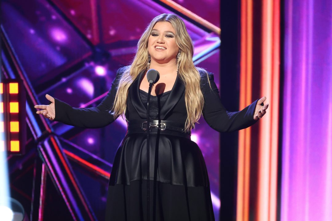 Kelly Clarkson Admits to Feeling 'Lost, Alone' as She Returns to Talk ...