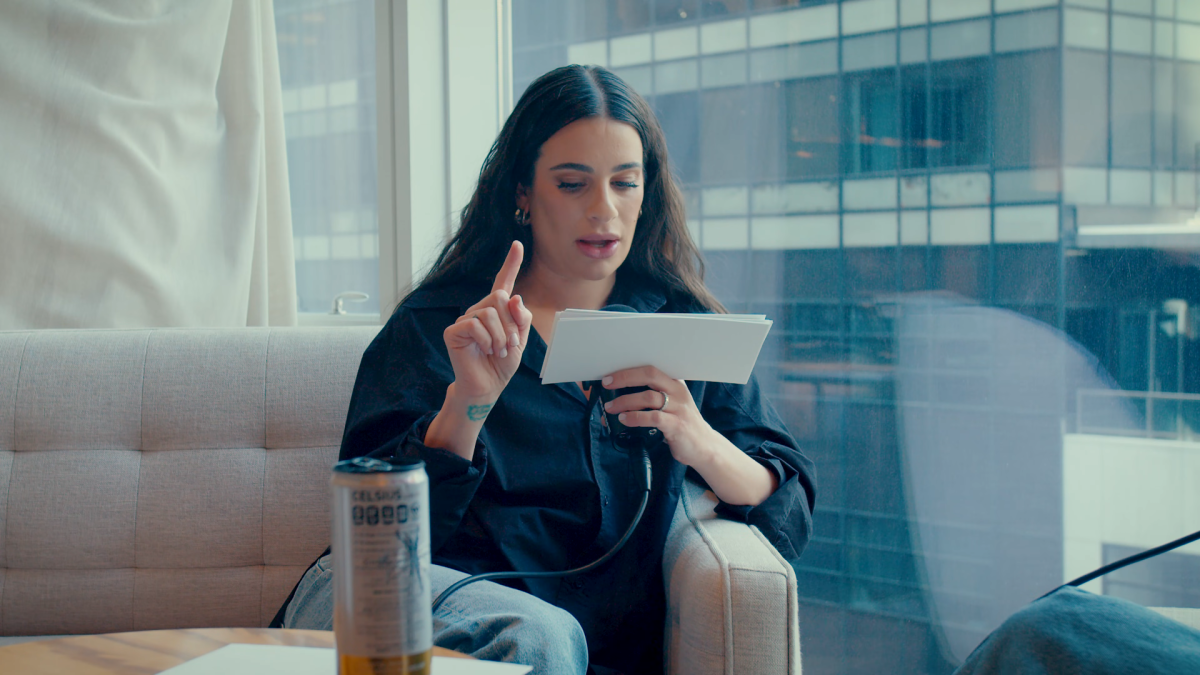 Lea Michele Insists She Can Read & Can Prove It