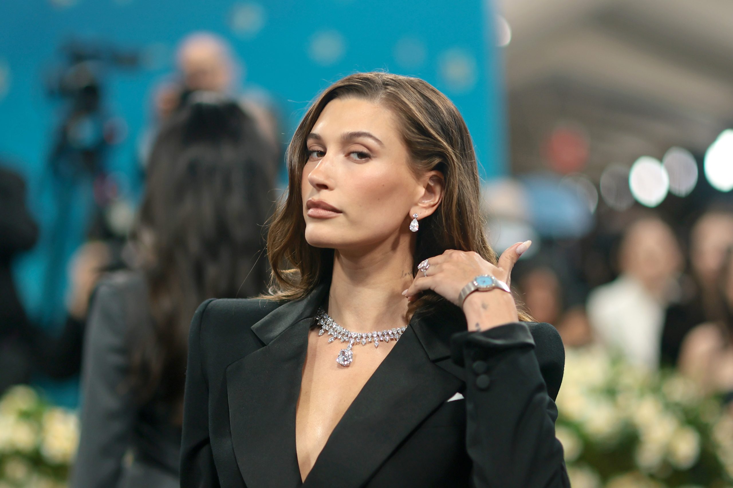 Hailey Bieber Posts 'Relevant' Cryptic Message as Justin Spirals