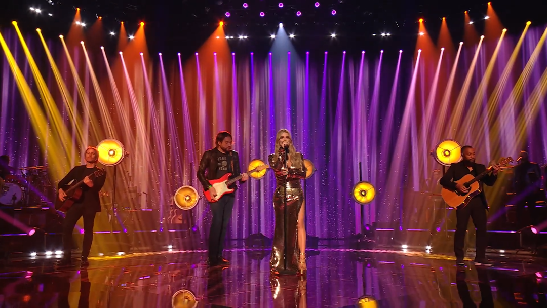 Jessica Simpson Sings in First Televised Performance in 15 Years