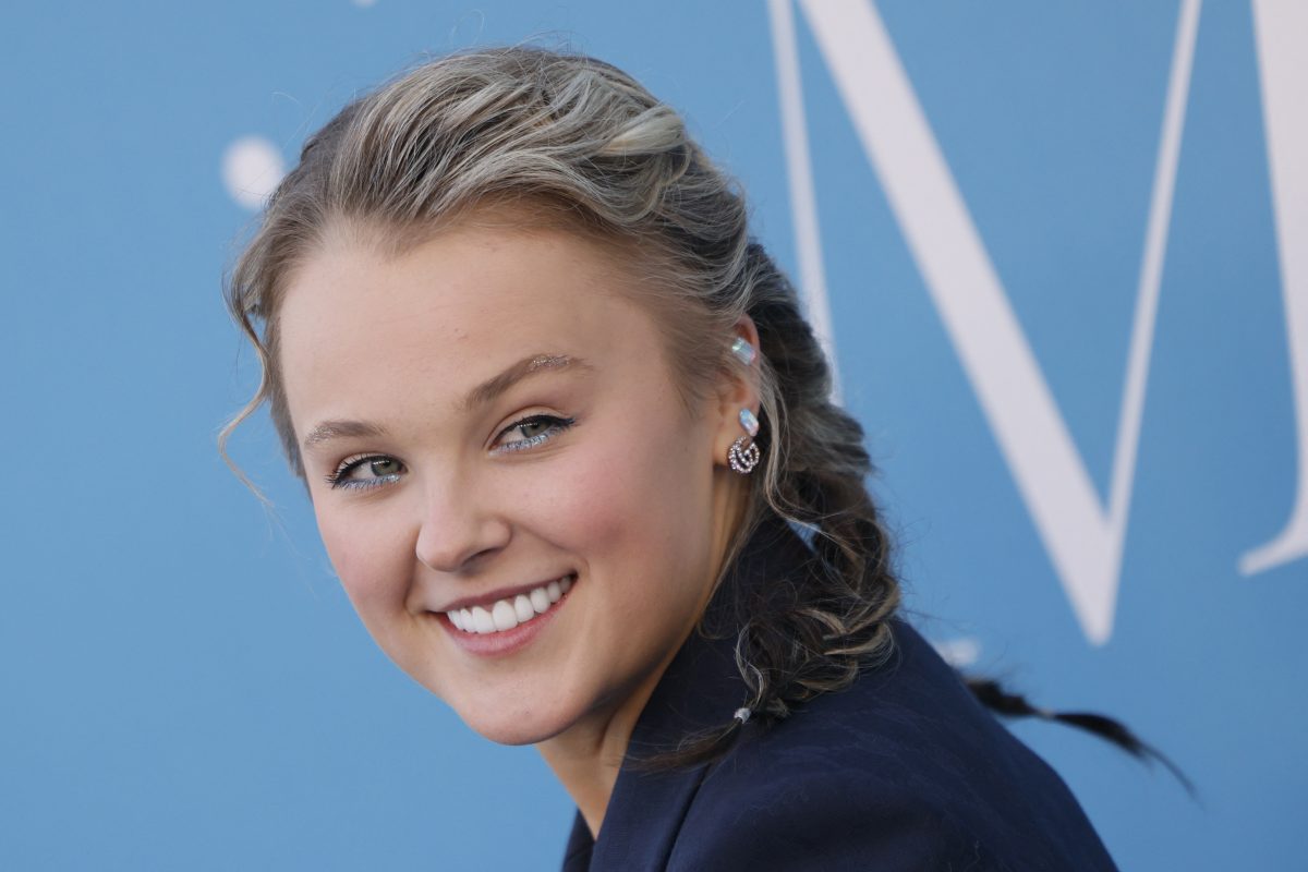 JoJo Siwa Boyfriend: Confirmed as Chris Hughes!!!!!