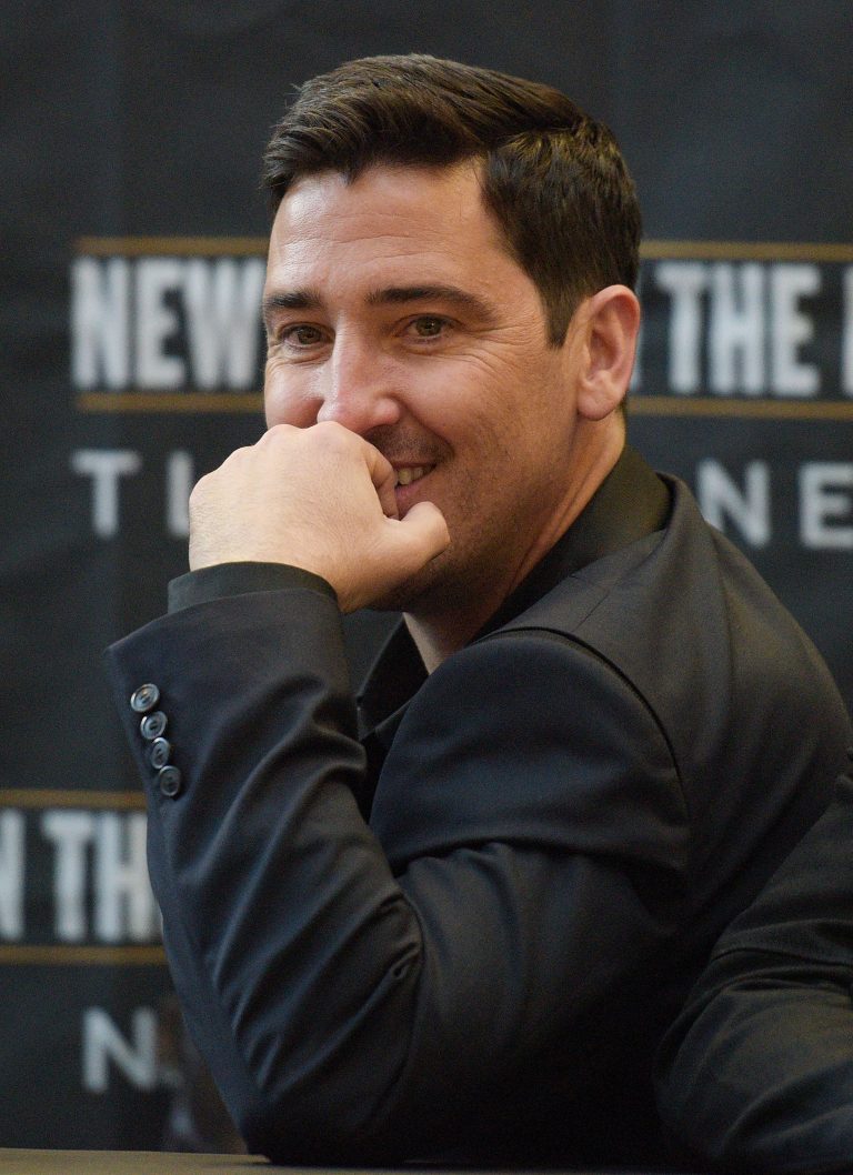 Jonathan Knight Says 'Farmhouse Fixer' Has Been Canceled Amid Ongoing ...