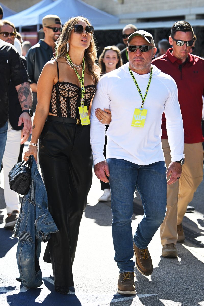 Jessica Ditzel: Joe Rogan's Rarely Seen Wife Stuns In Bikini During ...
