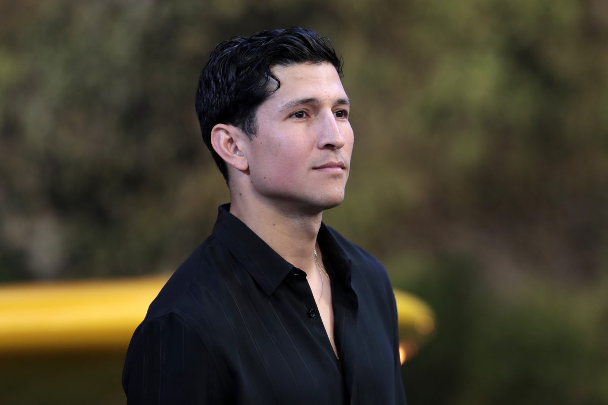 Jessica Alba, 44, Jets to Cancun With 'Top Gun' Star Danny Ramirez, 32 ...