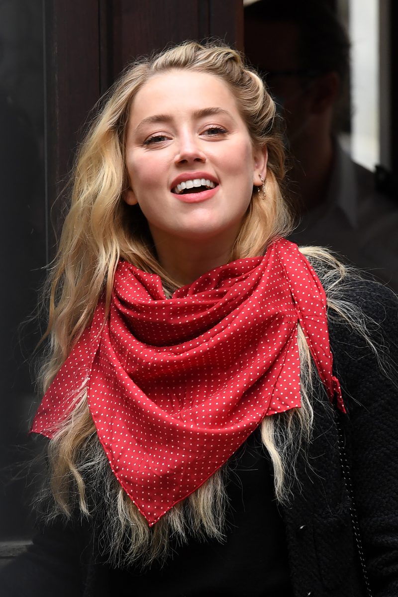 Amber Heard Thanks Supporters for Flowers, Kind Words