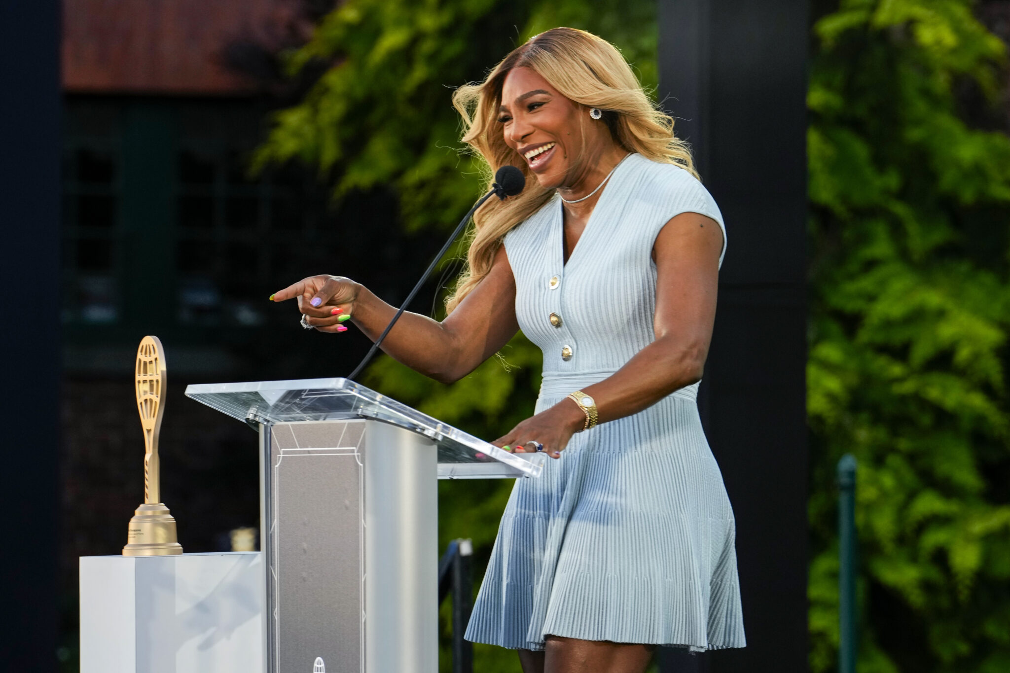 Serena Williams Questions Weird Cotton Decor, ENRAGES Trolls
