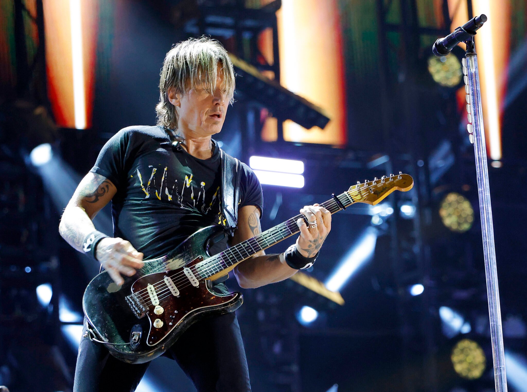 Keith Urban Alters Song Lyrics in 'Maggie' Tribute, Ignites Rumors