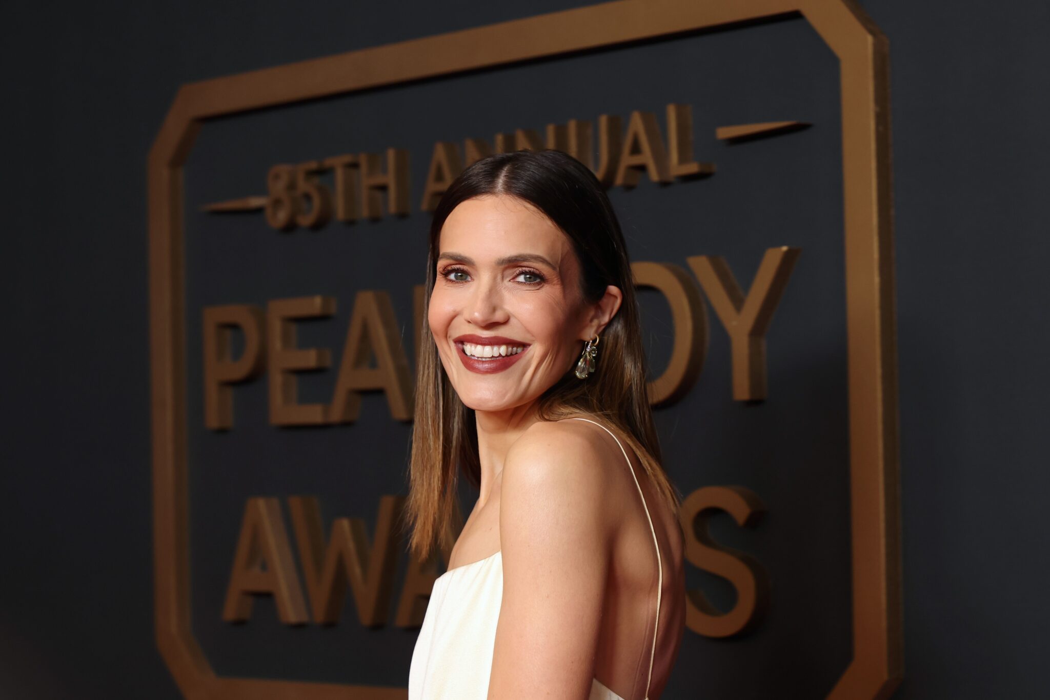 Mandy Moore 'Unrecognizable' to Fans After Debuting New Face