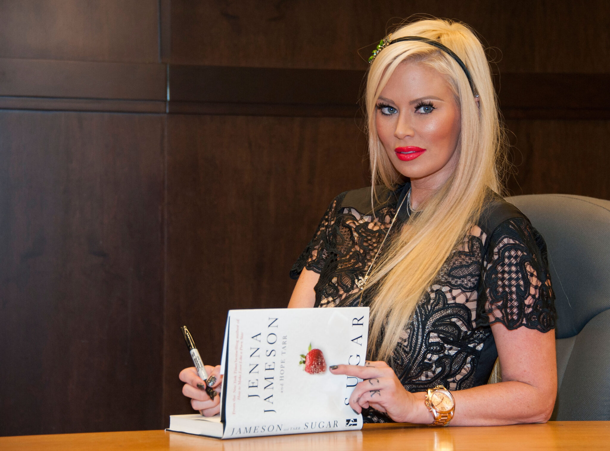 Jenna Jameson Commits to 'Helping Others Find Jesus' Following Adult ...