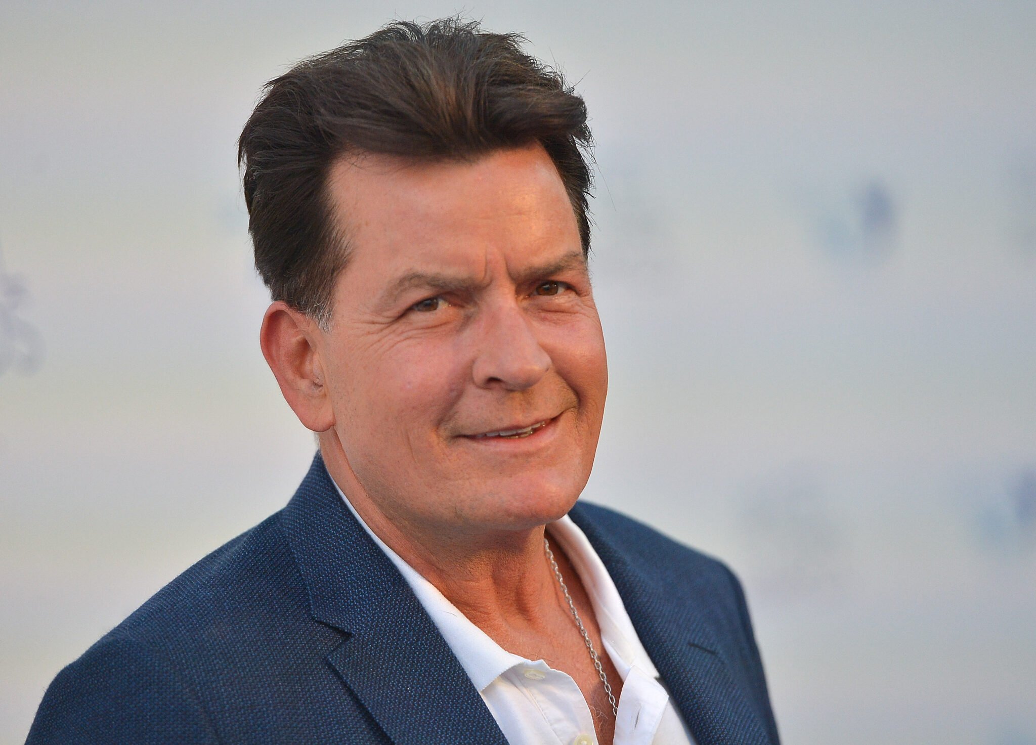 Charlie Sheen Forced to Borrow From Dad After Blowing Through $147 ...