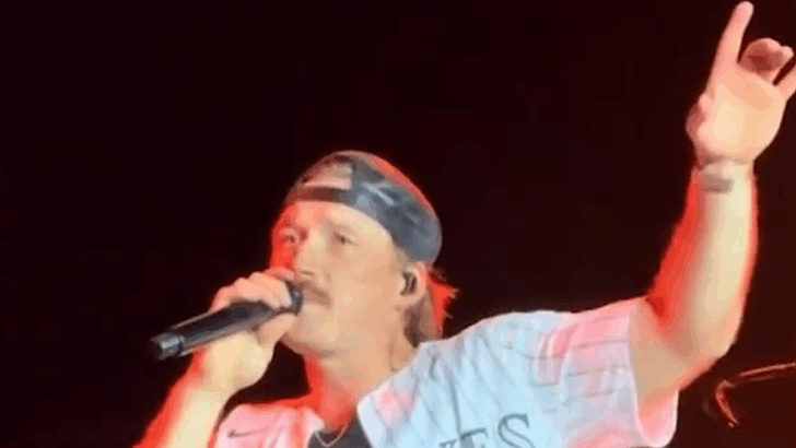 Morgan Wallen Overturns Piano After Technical Difficulties